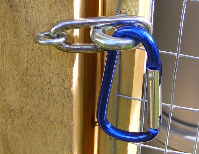 Repurposing junk to solve a DIY problem ⋆ handycrowd.com